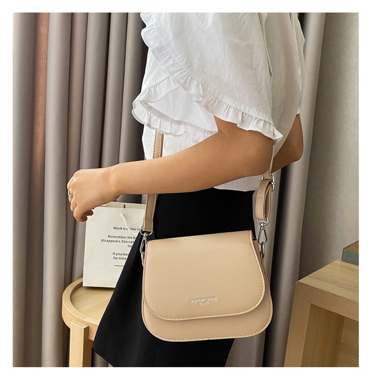 [PRE ORDER] New trendy small women bag single shoulder bag/sling bag ...